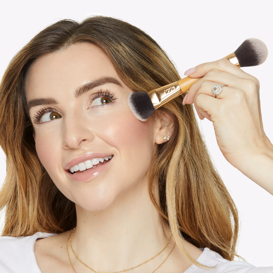 blush and highlighter double-ended cheek brush – Tarte™