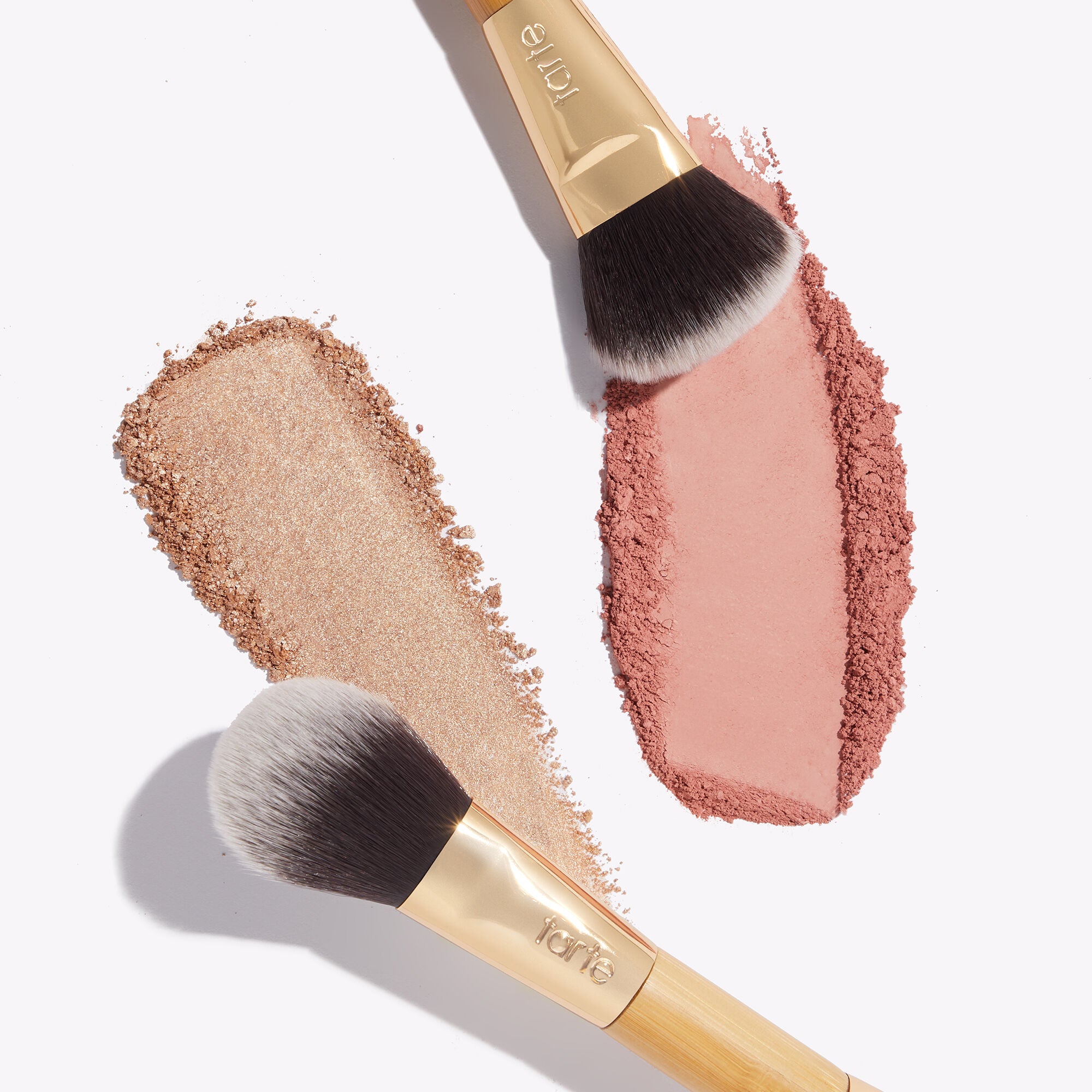blush and highlighter double-ended cheek brush – Tarte™
